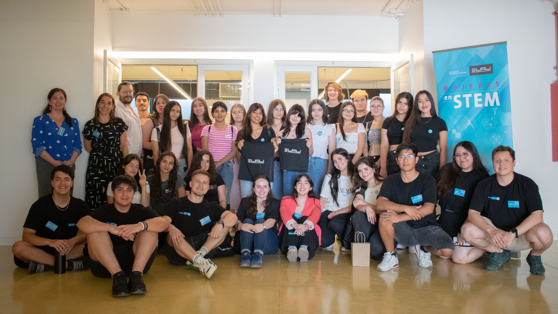 Mujeres en STEM: Más de 40 estudiantes participaron de nueva versión ...