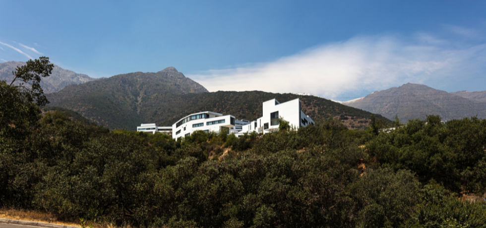 UAI entre las mejores universidades de Chile en Reputación 2024